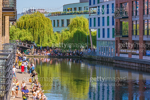 Camden regents canal riverside buildings 이미지 (1027889808) - 게티이미지뱅크