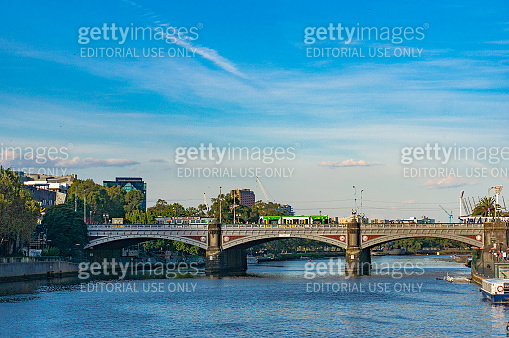 Princess bridge over Yarra river in Melbourne 이미지 (908155690) - 게티이미지뱅크