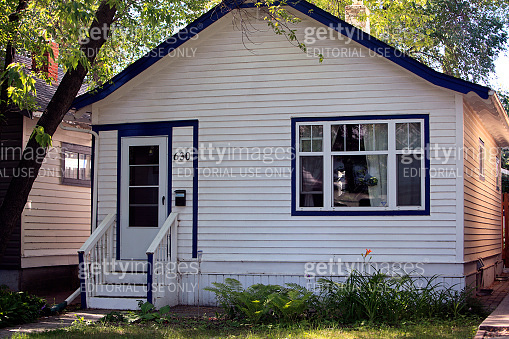 Simple Modest Home Of The Past Still Looking Great (1007491238) - 게티이미지뱅크