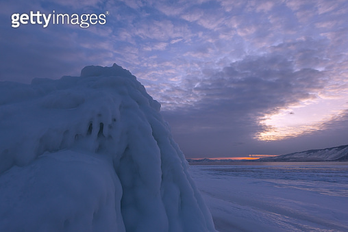 The icy splashes on cape Hadarta (914926184) - 게티이미지뱅크