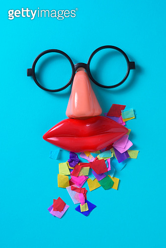 confetti, fake glasses, nose and mouth 이미지 (919017660) - 게티이미지뱅크
