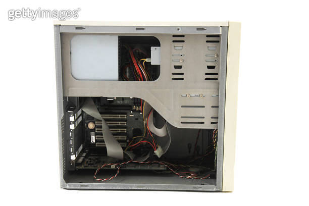 old computer case 이미지 (1077182590) - 게티이미지뱅크