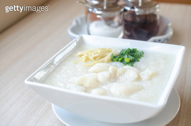 Rice Porridge with fish. Fish Congee. Asia Food 이미지 (1016143640) - 게티이미지뱅크