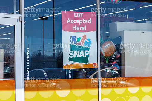 SNAP and EBT Accepted here sign IV (1139477409) - 게티이미지뱅크