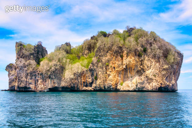 Dry Arid drought on Bida Nok Island, Phi Phi, Thailand 이미지 (1148213703 ...