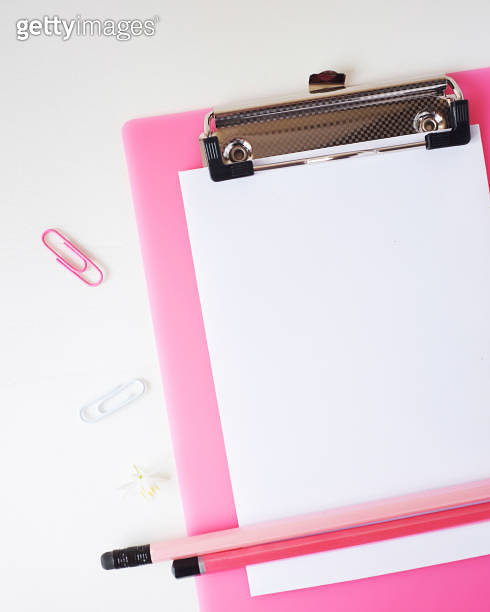 writing instruments and Clipboard pink. 이미지 (1180071060) - 게티이미지뱅크