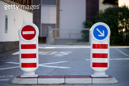 Bicycle lane in local alley. Sign and symbol photo. 이미지 (1175038731 ...