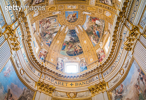 The apse of the Basilica of Sant'Andrea della Valle in Rome, Italy. 이미지 ...