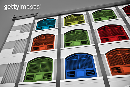 A colourful high rise modern architectural building 이미지 (1156924086 ...