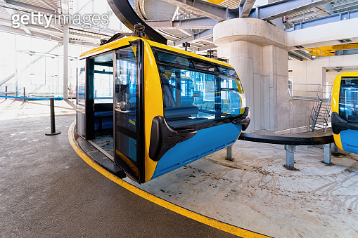 Cable car in Penken ski resort of Tyrol in Austria (1170120237) - 게티이미지뱅크