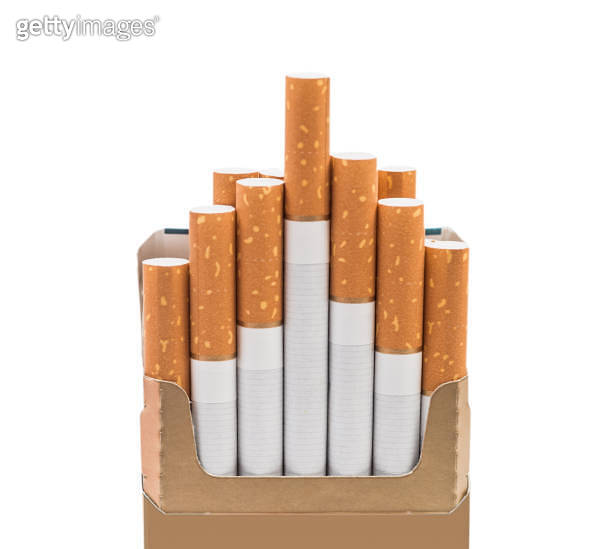 Cigarettes pack close-up side view isolated 이미지 (1183785062) - 게티이미지뱅크