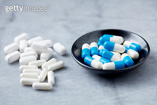 Tri-Creatine Malate and Arginine capsules and BCAA amino acids ...