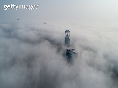 Advection Fog City Skyline, Changsha, China 이미지 (1135013001) - 게티이미지뱅크