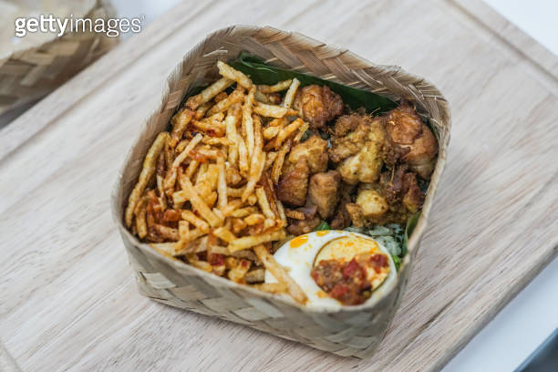 Balinese rice in traditional eating boxes 이미지 (1162911273) - 게티이미지뱅크