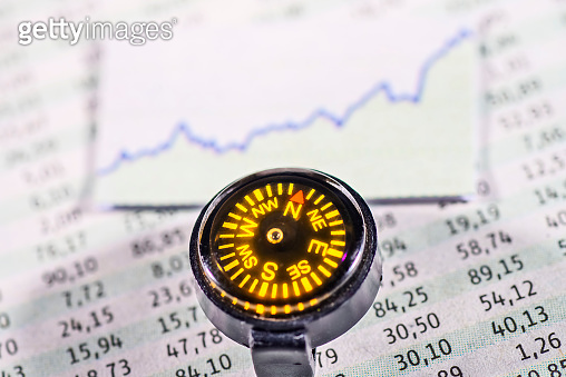 Compass, stock price and price chart 이미지 (1126136347) - 게티이미지뱅크