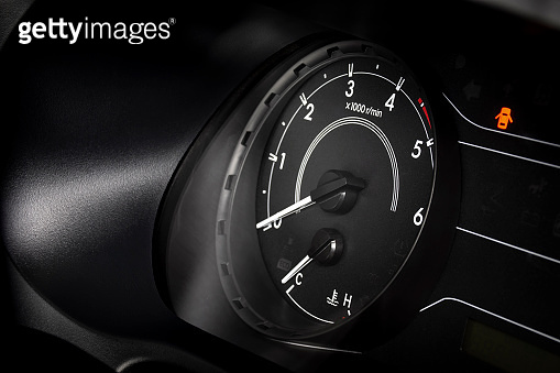 Rpm gauge,tachometer with 6000 rpm. 이미지 (1190103899) - 게티이미지뱅크