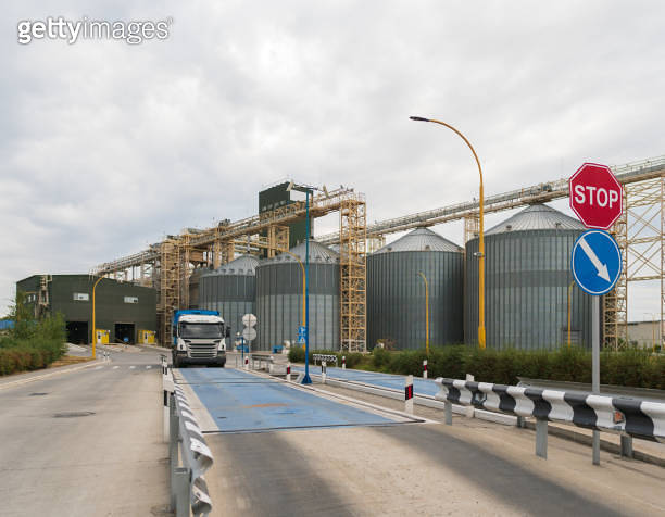 granary, storage of rye wheat and other crops 이미지 (1184328631) - 게티이미지뱅크