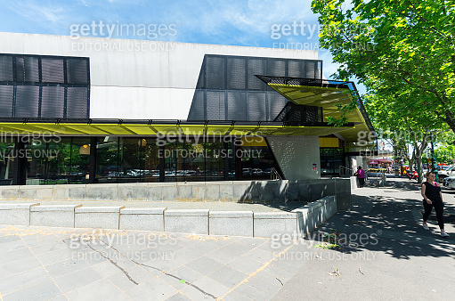 Bendigo Library in central Bendigo is part of Goldfields Libraries. 이미지 ...