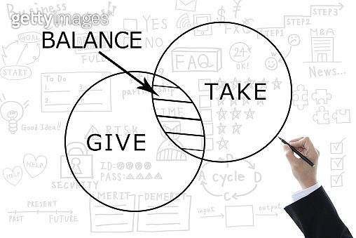 Balance between give and take 이미지 (1130642806) - 게티이미지뱅크