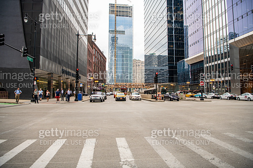 Traffic downtown Chicago, in the loop 이미지 (1177961458) - 게티이미지뱅크