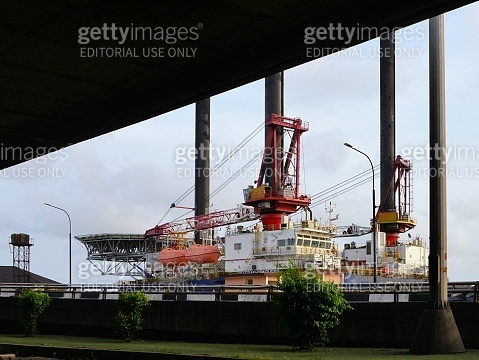 Oil industry in the city - Teras Conquest oil rig - Self Elevating ...