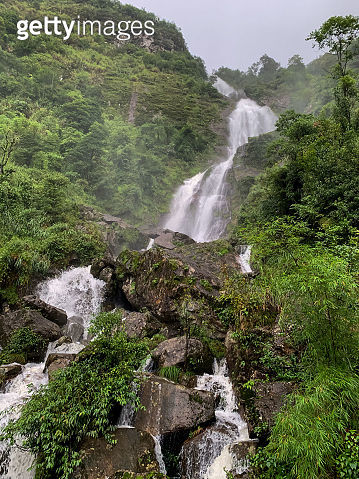 Stunning scenery and fresh cool atmosphere at Silver Waterfall (Thac ...
