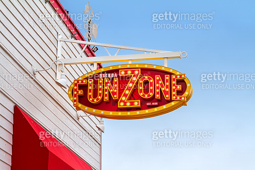 Balboa Fun Zone Sign 이미지 (1172596326) - 게티이미지뱅크