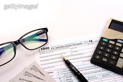 Fill Up 1040 US tax form 이미지 (1138621817) - 게티이미지뱅크