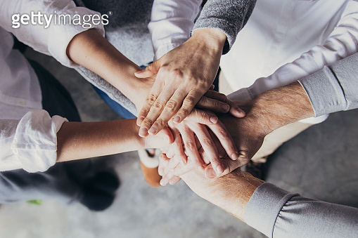 Four team members expressing togetherness 이미지 (1138977718) - 게티이미지뱅크