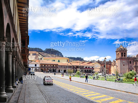Scenic streets of historic city center in Cuzco 이미지 (1148636794) - 게티이미지뱅크
