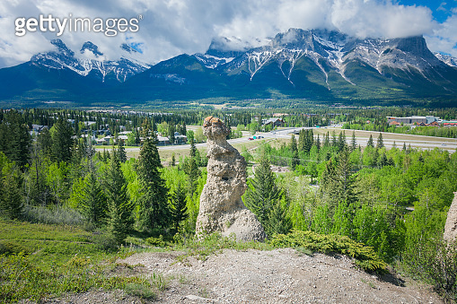 Rock formations in Canmore - Banff National Park in Canada 이미지 ...