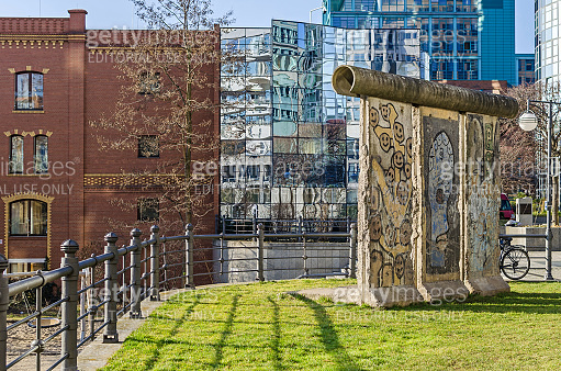 Spree-Bogen with the building of the Ernst-Freiberger foundation and a ...