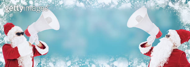 Santa Claus shouting using megaphone (1187350326) - 게티이미지뱅크