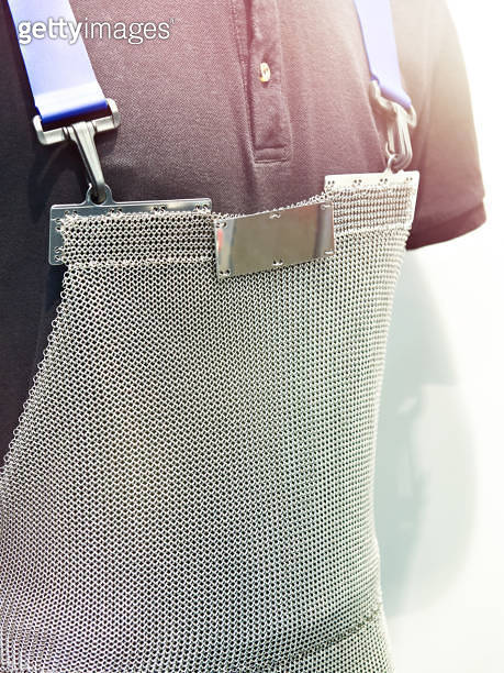 Chainmail apron for meat boning 이미지 (1183908591) - 게티이미지뱅크