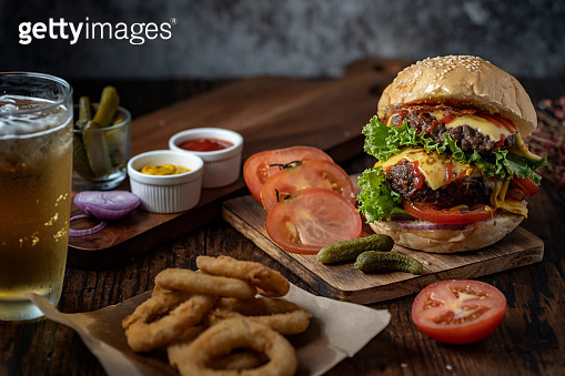 Fresh and juicy hamburger. Cheese burger with beef or bacon, patty ...