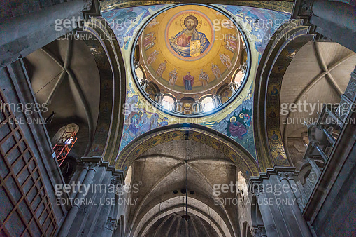 The tomb of Jesus and the Dome of the Rotunda in the Church of the Holy ...