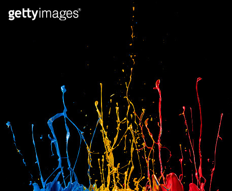 abstract color splash on black background 이미지 (1142689728) - 게티이미지뱅크