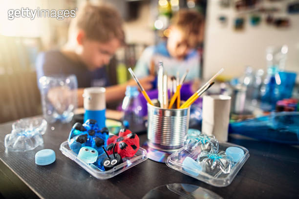 Kids upcycling - creating new fun stuff from used stuff 이미지 (1156780041 ...