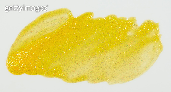 Sparkle yellow paint stain isolated 이미지 (1157714691) - 게티이미지뱅크