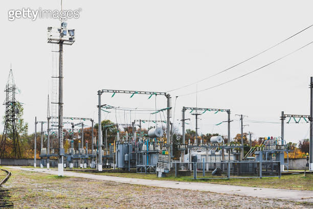 Substation with high voltage equipment in open space 이미지 (1181473305 ...