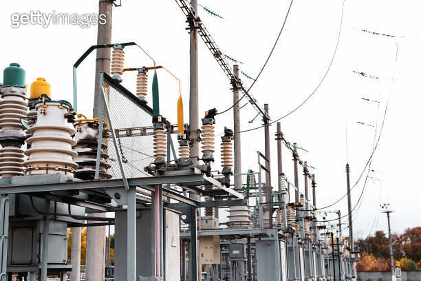 Substation with high voltage equipment in open space 이미지 (1181472955 ...