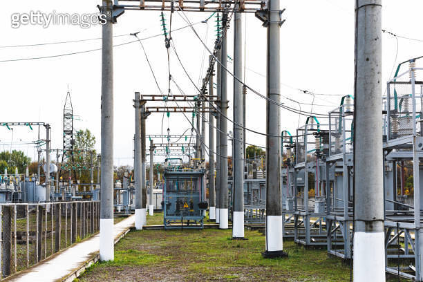 Substation with high voltage equipment in open space 이미지 (1181474167 ...