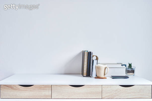 An uncluttered workspace inspires productivity 이미지 (1182501921) - 게티이미지뱅크