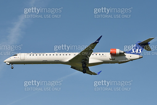 SAS Bombardier CRJ-909ER airplane (1170727445) - 게티이미지뱅크