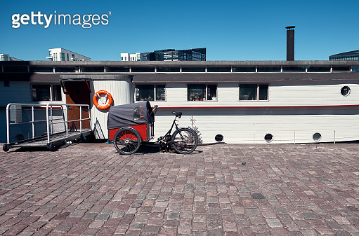 Houseboat and pram bike in Copenhagen. 이미지 (1178134760) - 게티이미지뱅크