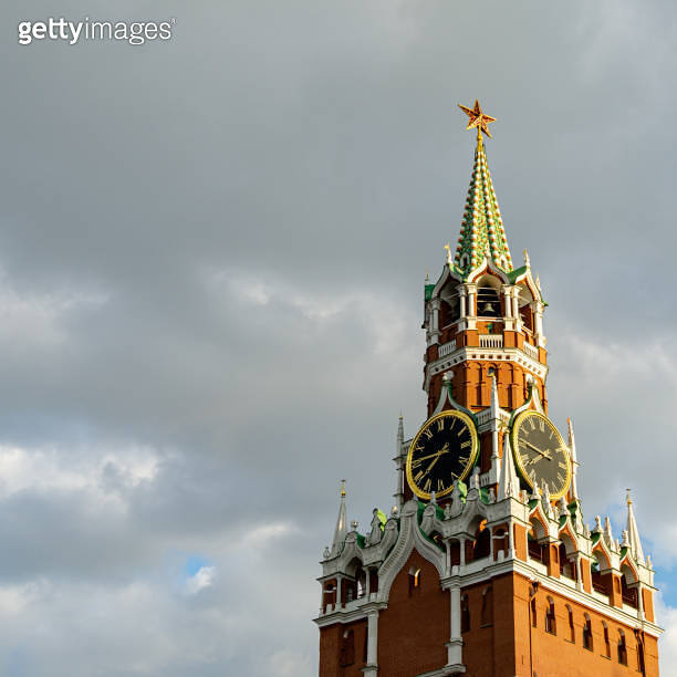 Kremlin Clock on Spasskaya Tower, the main tower of Moscow Kremlin on ...