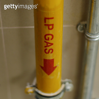 liquid petroleum gas( LPG ) pipe line and safety valve 이미지 (1156039167 ...