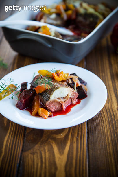 fish stew with beets and other vegetables in a plate (1174188493) - 게티이미지뱅크