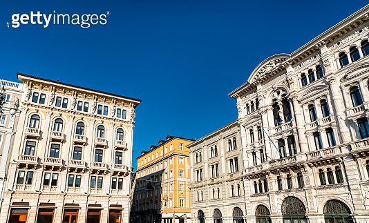 Historic buildings in the city centre of Trieste, Italy 이미지 (1162894109 ...