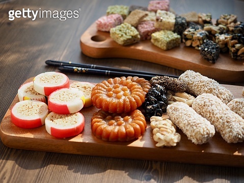 Korean traditional sweets and cookies, Yaksik, Gangjeong, puffed rice ...